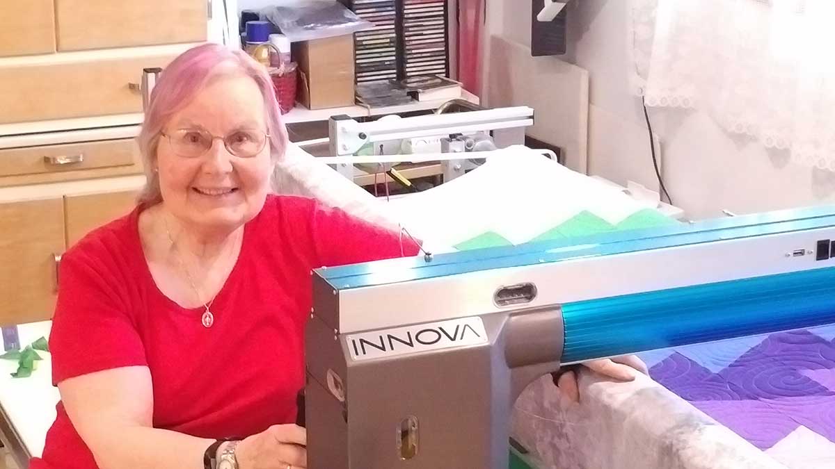 Custom Machine Quilting | Long-Arm Quilting Machine